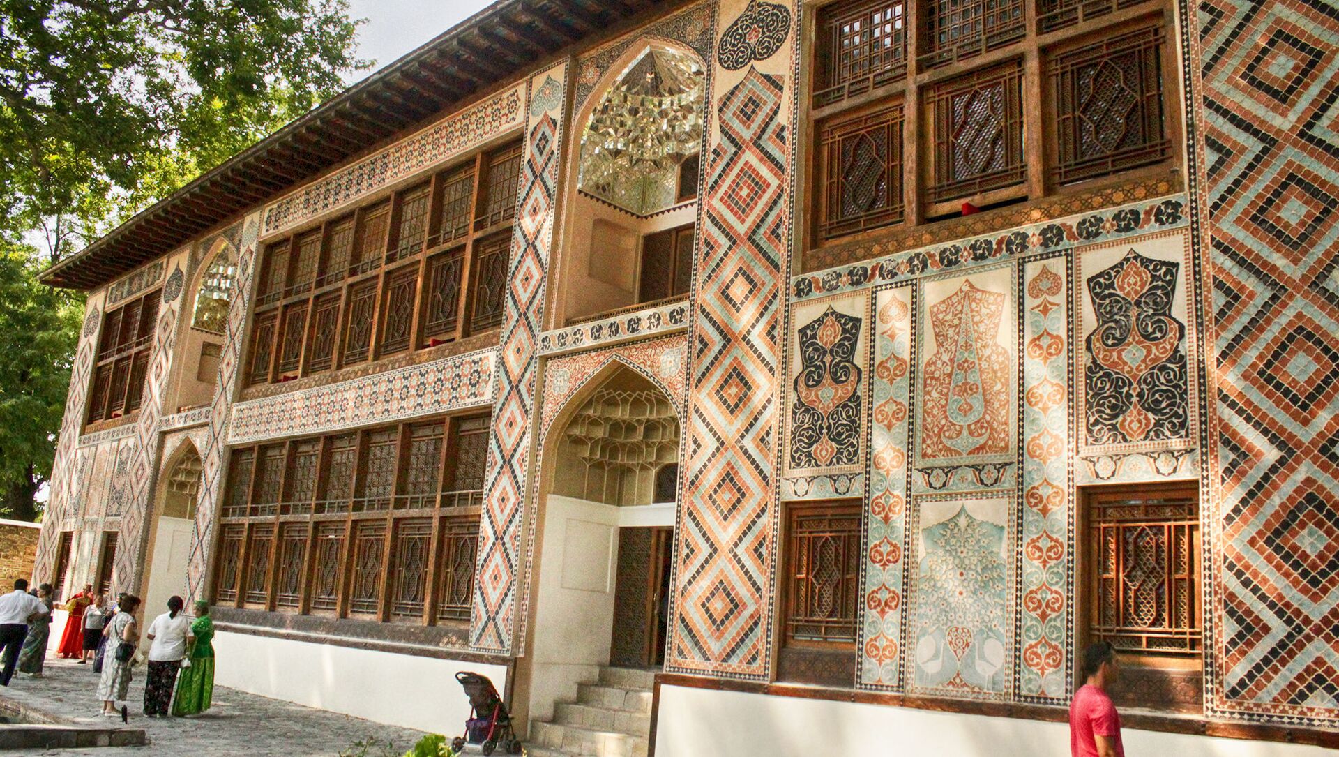 how to visit Sheki Khan Palace - Guided Azerbaijan Travel & DMC